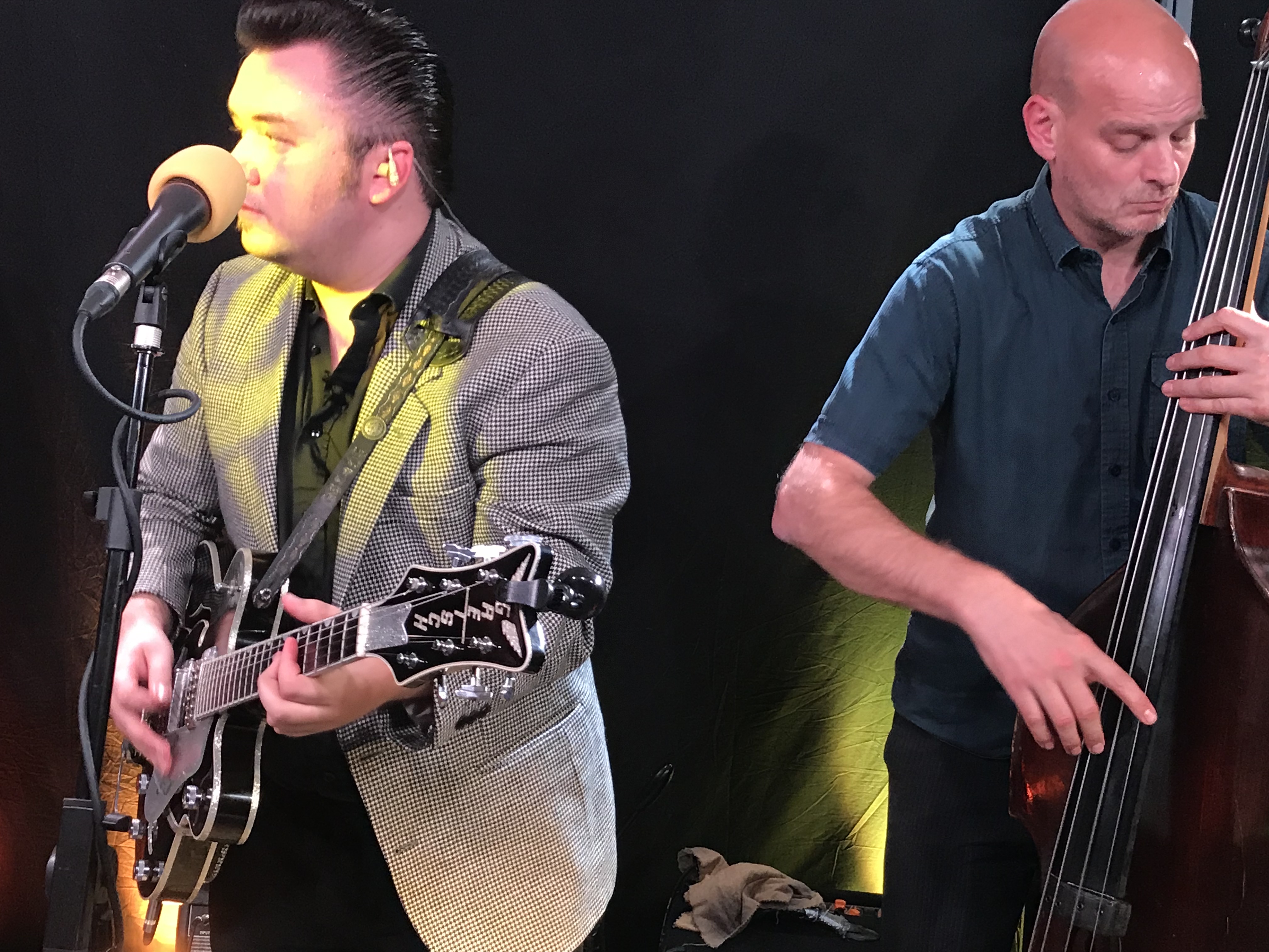 Ruzz Guitar’s Blues Revue | Visual Radio Arts